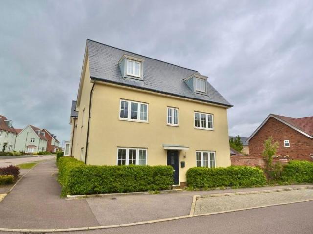 5 bedroom detached house for sale