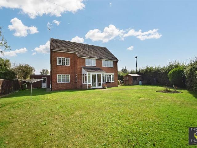 5 bedroom detached house for sale