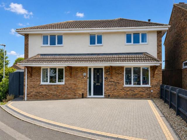 5 bedroom detached house for sale