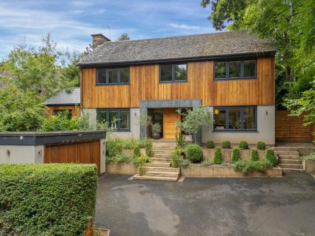 5 bedroom detached house for sale