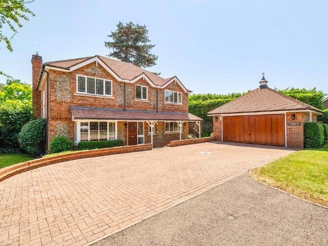 5 bedroom detached house for sale