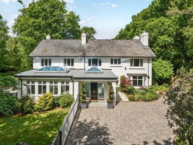 5 bedroom detached house for sale