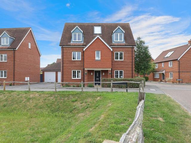5 bedroom detached house for sale