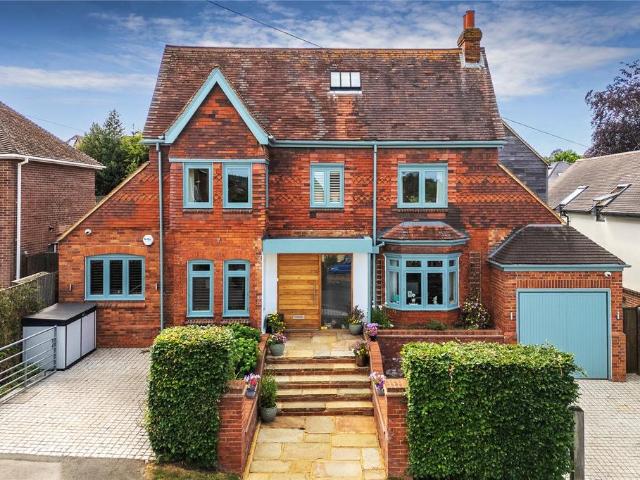 5 bedroom detached house for sale