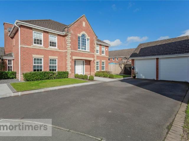 5 bedroom detached house for sale