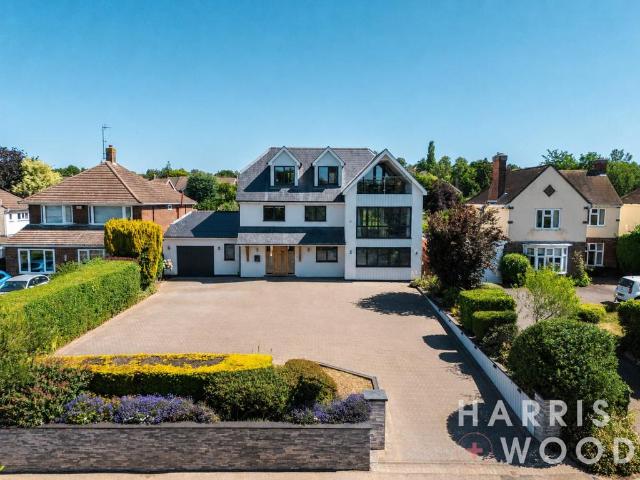 5 bedroom detached house for sale