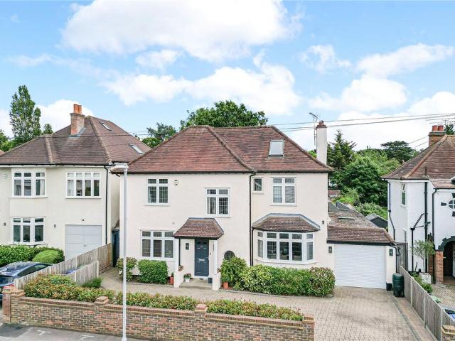 5 bedroom detached house for sale