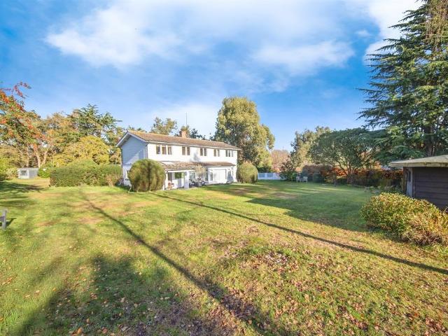 5 bedroom detached house for sale