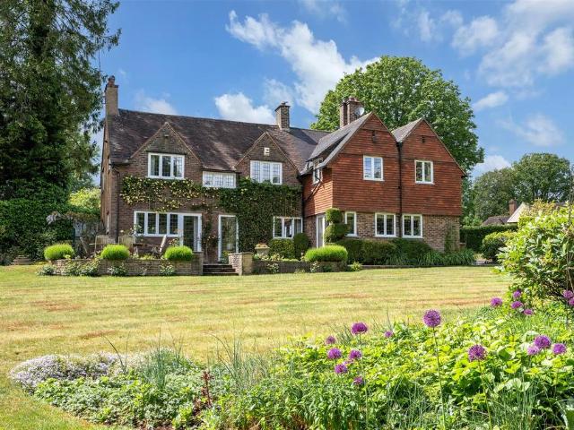 5 bedroom detached house for sale
