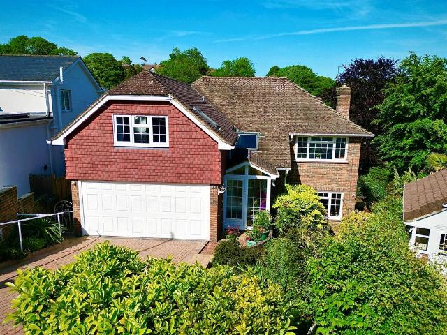 5 bedroom detached house for sale