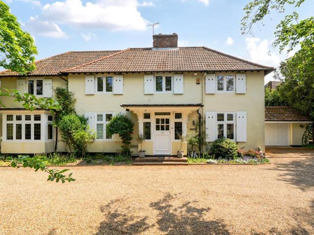 5 bedroom detached house for sale
