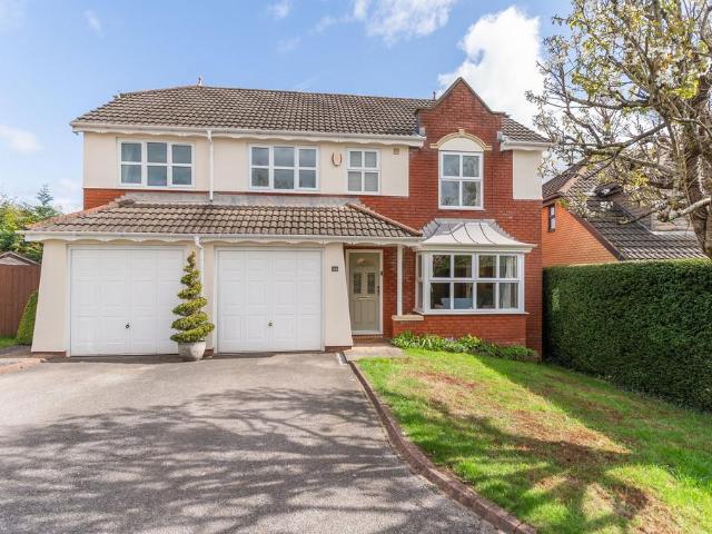 5 bedroom detached house for sale