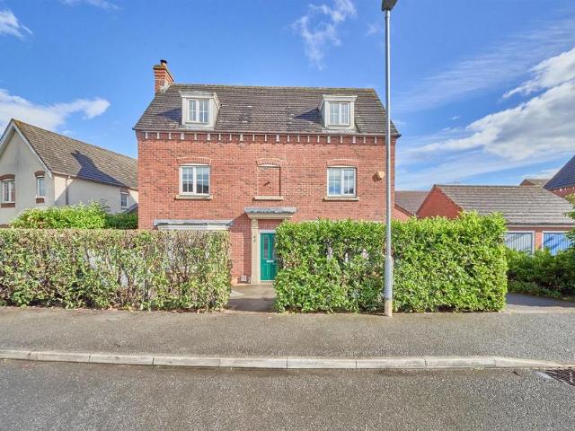 5 bedroom detached house for sale