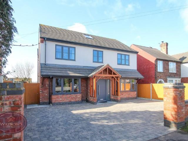 5 bedroom detached house for sale