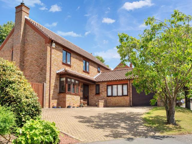 5 bedroom detached house for sale