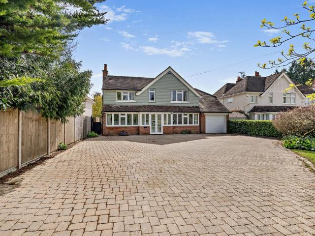 5 bedroom detached house for sale