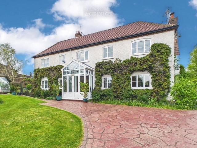 5 bedroom detached house for sale
