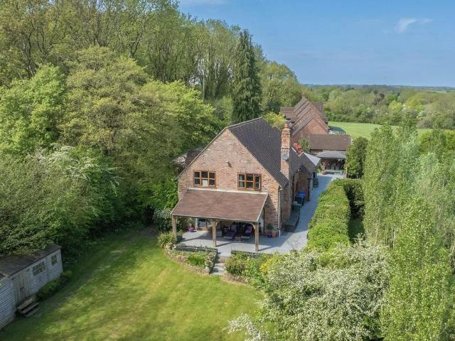 5 bedroom detached house for sale