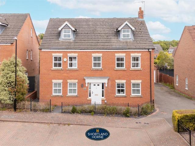 5 bedroom detached house for sale