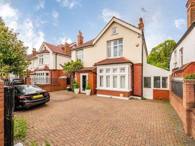 5 bedroom detached house for sale