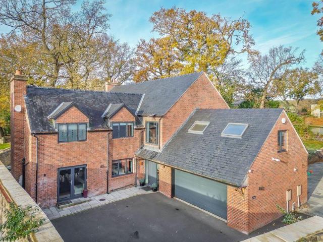 5 bedroom detached house for sale