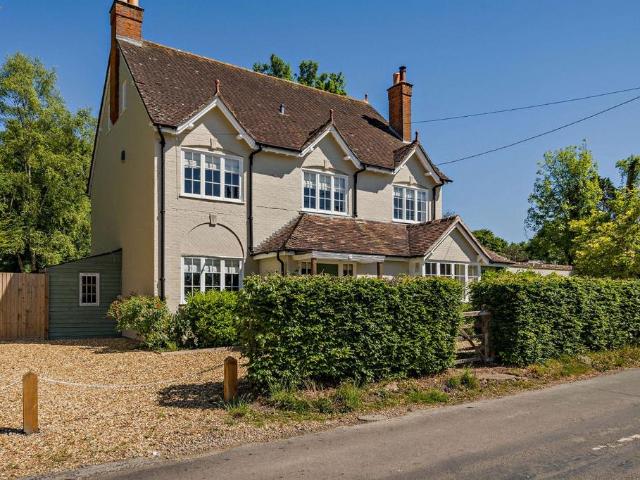 5 bedroom detached house for sale