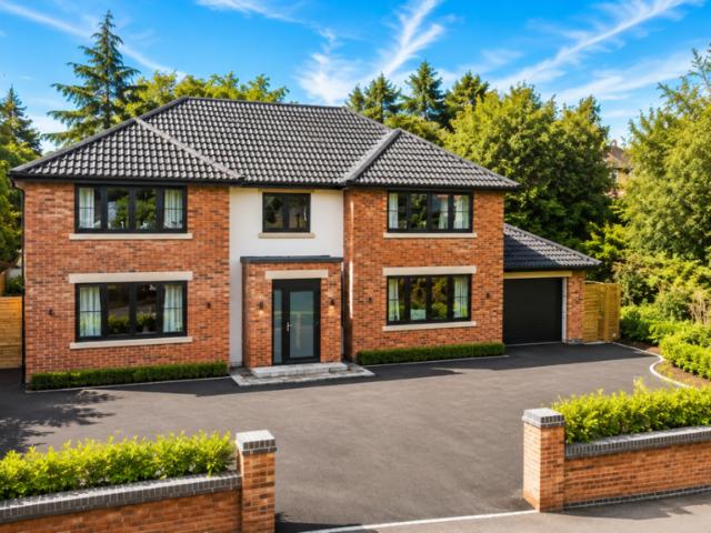 5 bedroom detached house for sale