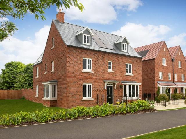 5 bedroom detached house for sale