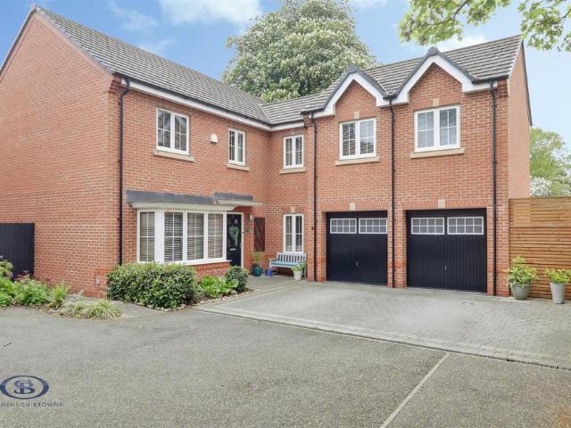 5 bedroom detached house for sale