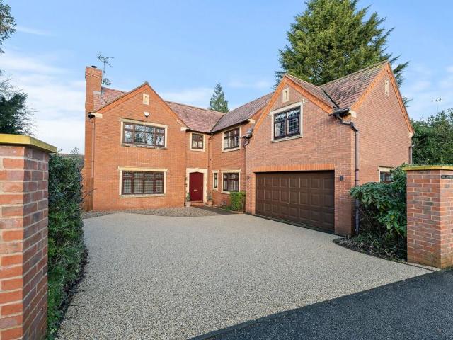 5 bedroom detached house for sale