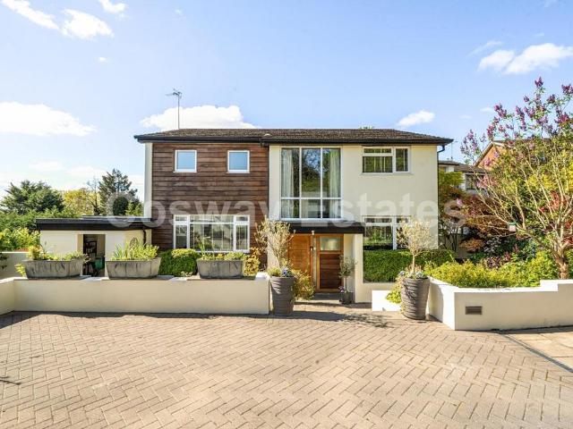 5 bedroom detached house for sale