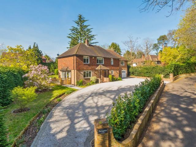 5 bedroom detached house for sale