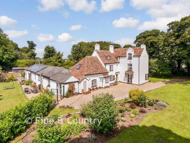 5 bedroom detached house for sale