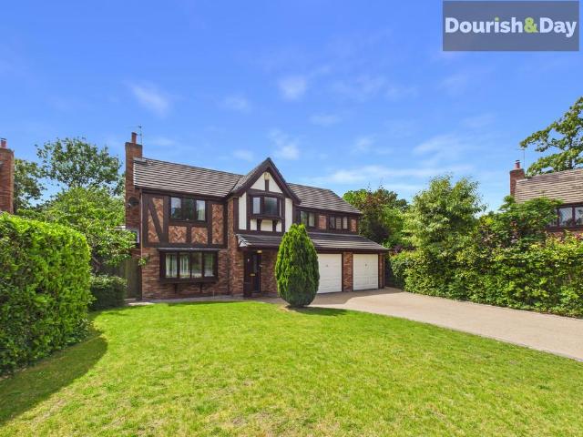 5 bedroom detached house for sale