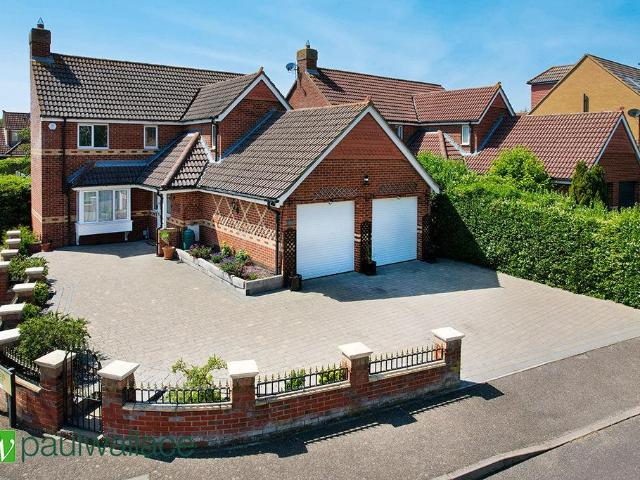 5 bedroom detached house for sale