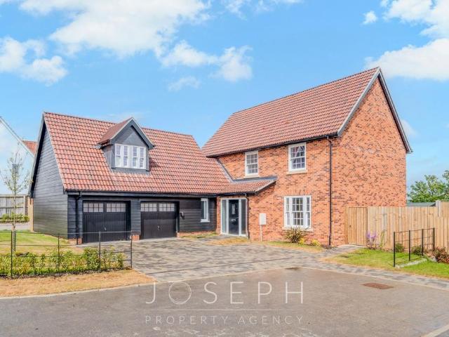 5 bedroom detached house for sale