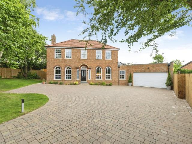 5 bedroom detached house for sale