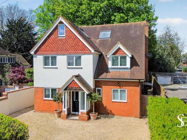 5 bedroom detached house for sale