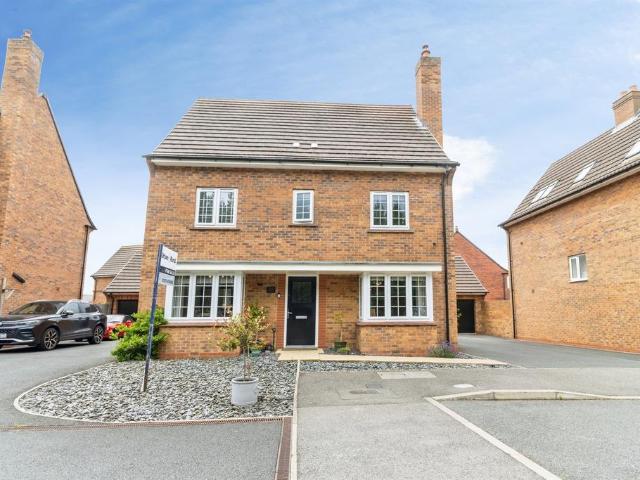 5 bedroom detached house for sale