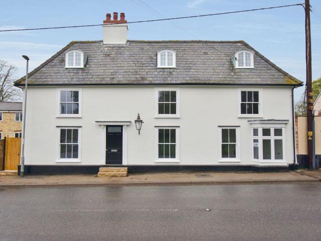 5 bedroom detached house for sale