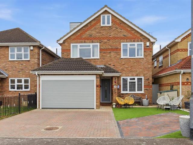 5 bedroom detached house for sale