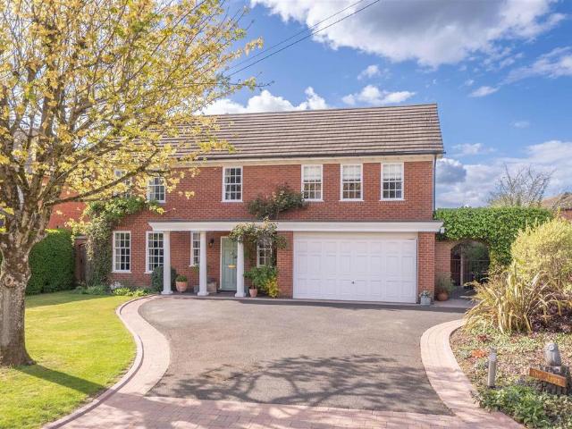5 bedroom detached house for sale