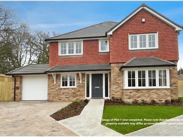 5 bedroom detached house for sale
