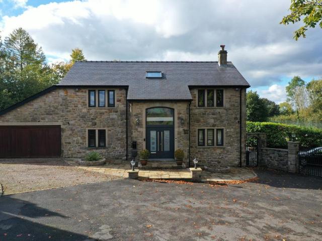 5 bedroom detached house for sale
