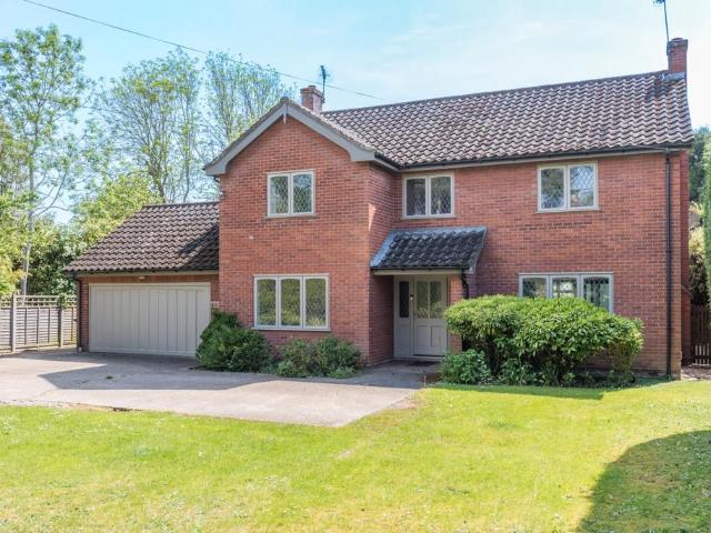 5 bedroom detached house for sale