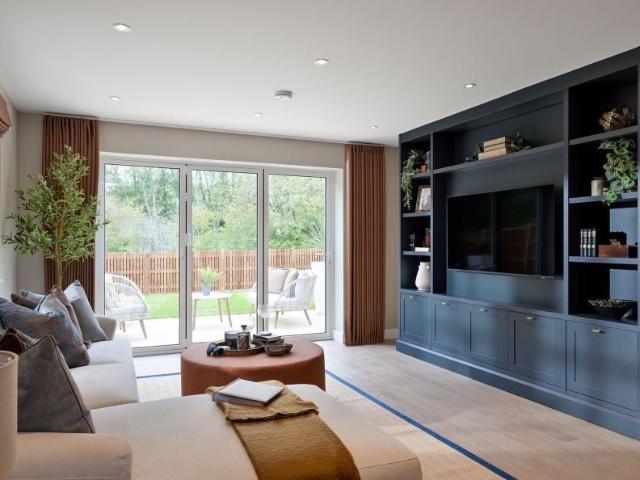 5 bedroom detached house for sale