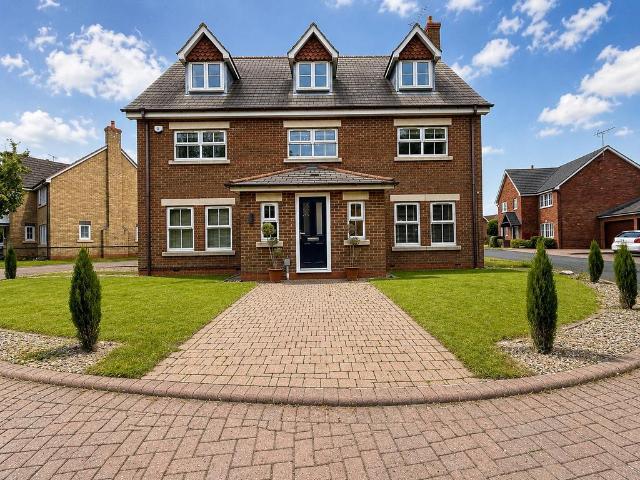 5 bedroom detached house for sale