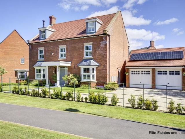 5 bedroom detached house for sale