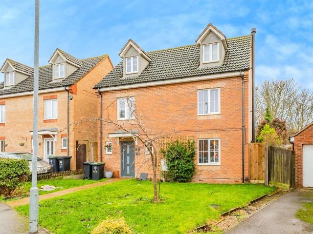 5 bedroom detached house for sale