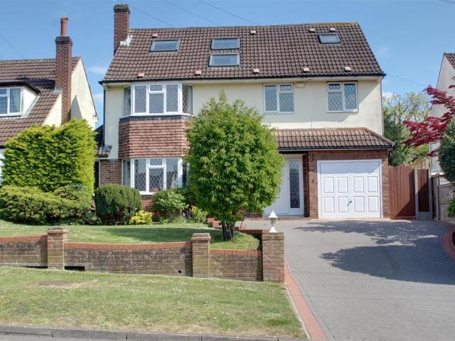 5 bedroom detached house for sale